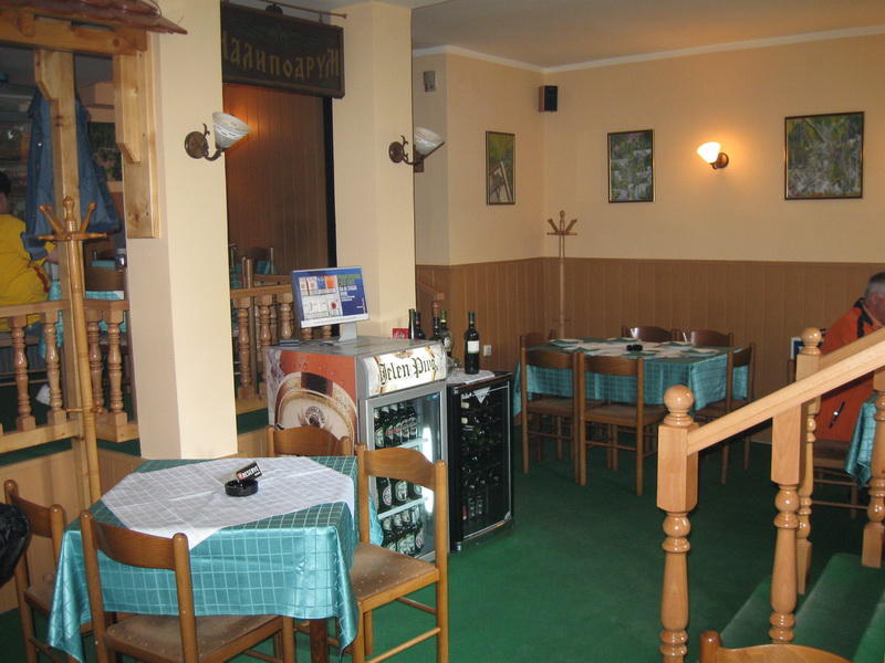 Kafana Mali podrum (English explanation or translation: Small Basement ...